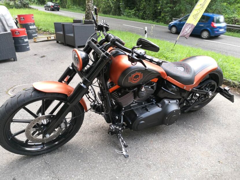 Breakout Komplettumbau - Custombike und Harley-Davidson Werkstatt Aargau