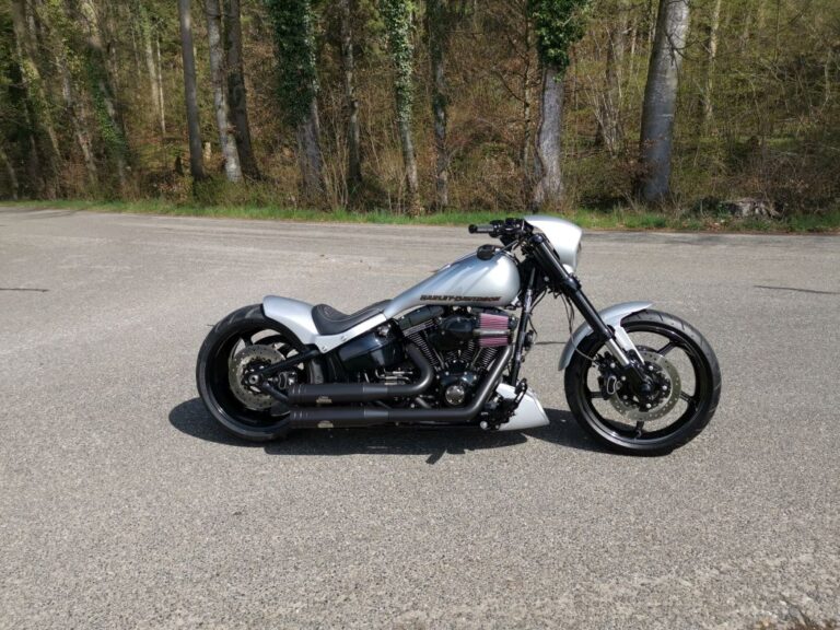 ProStreet Breakout Komplettumbau - Custombike und Harley-Davidson ...